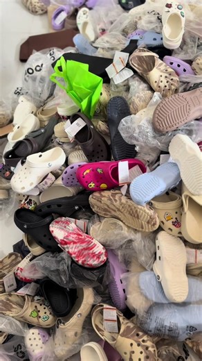 🚨LISTED FOR BLACK FRIDAY SALE🚨 . Iconic marble and normal classic Crocs.✅ . Iconic classic K260 🏷️ Iconic marble classic k280🏷️ Comes with 8 complimentary Jibbits✅ . . Order now🫵 Call or WhatsApp .  260772906979 . #cheap #fyp #cheapcrocsstore #explore #crocs