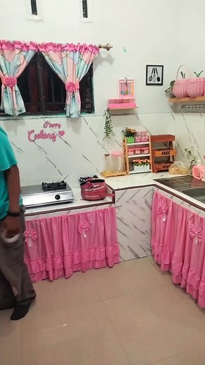 Lampu led yang lama rusak jadi pasang lagi yang baru Jelas terlihat perbedaannya pada saat ga ada lampu dan setelah terpasang lampunya Selamat siang bunda besty #videoreel #pasanglampudapur #lampuled #jangkauanluas | Mar Tini