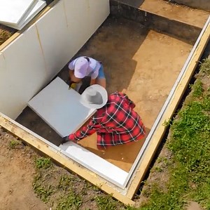 How to build your own swimming pool in one day! | 5-Minute Crafts House