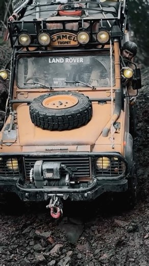 The Camel Trophy Caravan on his way through the Rocky Mountains 🫣 heavy ground but no problem for Land Rovers 💪 #cameltrophy #rockymoutains #adventure #wildnis #4x4 #offroad #jobrc | Job RC