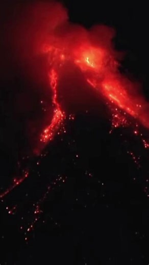 WATCH: Mayon Volcano records continued ‘uson’ and ashfall on January 8, 2026. As of 11:28 AM on Thursday, PHIVOLCS has recorded at least 40 discrete pyroclastic density current (PDC) events at Mayon Volcano since midnight. Mayon Volcano remains under Alert Level 3, indicating intensified or magmatic unrest. Meanwhile, residents are advised against entering the 6-kilometer Permanent Danger Zone (PDZ).