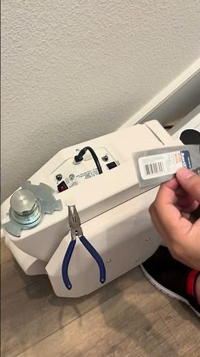 Ameriglide Rave 2 Stairlift - Chair Reversal Tip! (Bonus Video - Hidden Screws)