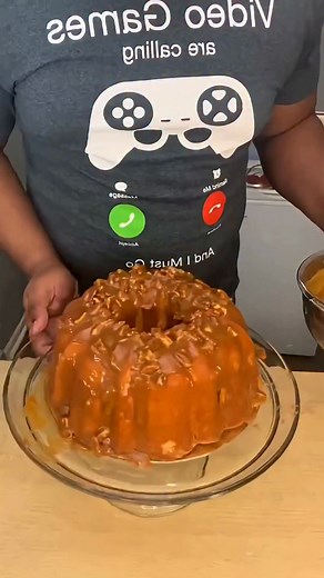 11K views · 121 reactions | Grab the recipe to this poundcake & 50...
