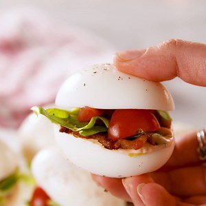 Low-carb "BLT Egglets" are the BEST thing to happen to your diet. Full recipe: http://dlsh.it/uW46PgV | Delish
