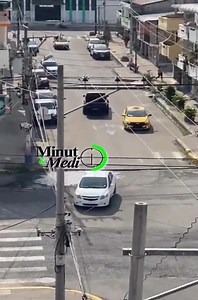 1.1K views | #URGENTE #Esmeraldas ¡#De_Terror! En #Esmeraldas ases1nan a tiros a dirigente del club Vargas Torres de la Segunda Categoría, luego de un partido. El dirigente Arturo Magases, fue asesinado a bala en las afueras del estadio Folke Anderson de Esmeraldas. Se presume que intentaron robarle la taquilla del encuentro ante Aviced, y tras mostrar resistencia, le dispararon. | Pastaza Informa TV | Facebook