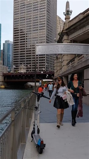 Chicago Streets Like You’ve Never Seen 😍 #chicago #beautiful #travel #shortsviral #explore #mrbeast