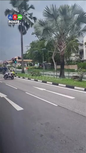 Car mounted road divider fence. Happened near Sembawang Plaza. =============================== Car insurance due? Get peace of mind with BUDGET DIRECT INSURANCE. Get full protection with great insurance cover. Use Affinity code ROADSSG to enjoy 5% off premium. Don't wait, get an instant quote today! https://bdi.sg/insure-your-car-offer | ROADS.sg