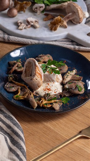 RECETTE BALLOTINES DE DINDE AU FOIE GRAS 🎄 En collaboration avec @COOKUT Ingrédients : - La Fabuleuse poêle 8 en 1 Cookut - 4 grandes escalopes de dinde bien fines - 120 à 160 g de foie gras mi-cuit (ou cru) - 400 g de champignons forestiers (girolles, pleurotes, shiitakés, cèpes...) - 2 gousses d'ail - 1 bonne poignée de persil plat - 20 g de beurre - 1 filet d'huile d'olive - Sel, poivre Pour la sauce : - 120 g de foie gras cru ou mi-cuit - 20 cl de crème liquide entière - 10 cl de fond de vo