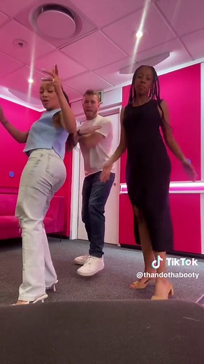 #pushtostartdancechallenge 😂😂😂 #947drivewiththando