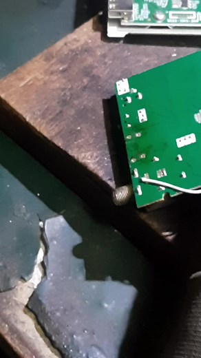 1K views · 11 reactions | It's one's own style  to replace HDMI connectors in a set-top box. #repairing #desimistry #settopboxtvdigital #d2h #electrician #electronics #Cctvinstallation #cctvcamera #HDMIrepair #HDMI #hdmicable | Electronics & Electricals | Facebook