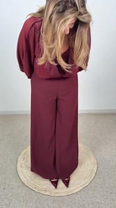32K views · 305 reactions | Wauww ❤️❤️ Jumpsuit Access Burgundy €199,95 Fracomina pump bordo €179,95 Nu verkrijgbaar op www.dejacque.nl | Dejacque | Facebook