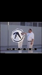 🔴 22 Marzo 1999: Aphex Twin pubblica per la Warp Records il singolo "Windowlicker". "Aphex Twin’s videos are immortal — once you see them, you’ll never forget them". #windowlicker #aphextwin #warprecords #radiocittaperta | Radio Città Aperta