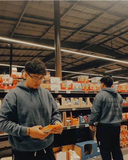 Quick Store Run For My Little Family🏃🏽‍♂️ #cinematic #asthectic #outside