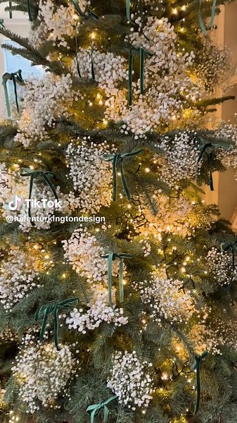 Christmas tree finally up and this year I have decided to decorate it with beautiful gypsophila - thank you@homesandgardensofficial for the inspiration and @julietglaves for the design! Delighted with the result!! And of course I have to add a few green bows! #feelinglikechristmas #helenturkingtondesign #besttimeoftheyear