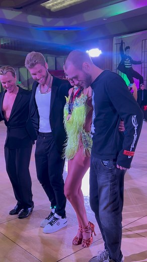 176K views · 517 reactions | Bachata for the win - 囹ElinaDanilova.com - #salsa #dance #tutorial #behappy #elinadanilova #wellnessprofessional #wellness | Elina Danilova | Facebook