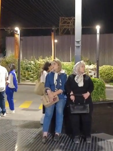 Daily Life of Iranian Citizens Before Protests in Tehran