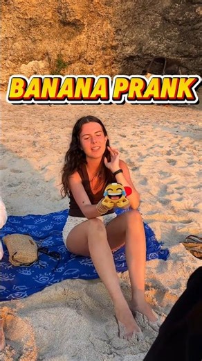 Banana prank with France girl #magicreaction #closeupmagic #streetmagic #magic #magician #fyp