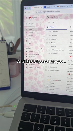 Or do you folder everything? 🙈 #emailinbox #relatable #typeavstypeb #worklife #emails