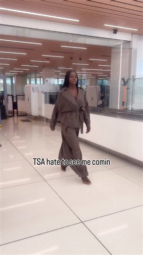 Tunde Oyeneyin | Mentally I’m still there @si_swimsuit | Instagram