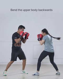 Sway away to beat that punch! 🥊 Here's a quick tutorial on the Sway-Back boxing defence technique. Even when it is difficult to avoid the punch, this method will come to your rescue and help lessen the impact of your opponent's blow! #boxing #boxingtraining #punch #fitnessmotivation #workout #workoutathome #box #fitness #kickboxing #workoutvideos #cultfit #WeAreCult #BeBetterEveryday | cult