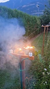 Running thousands of volts through random objects 😱⚡️ | UNILAD Tech