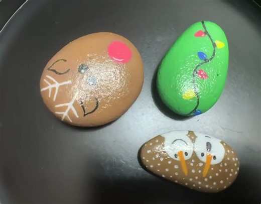 Christmas Themed Hand Painted Rocks - Etsy