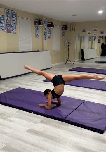 Balance, strength, and a little Saturday magic! 💫⚡️🌟💜 #szn4 #dancers #RDAsquad #homesteadfl #compszn #hardwork #dancestudio @The.nylahelise