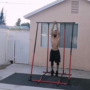 If you’ve seen a better airwalk please let us know 👏 Happy Friday everyone 🙌 Thebalanceguru www.pullupmate.co.uk. | Pull Up Mate