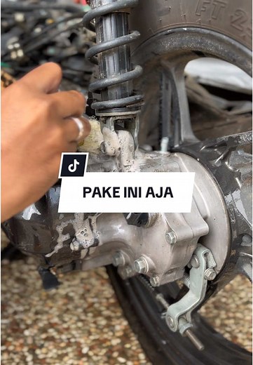 Best Engine Degreaser for Motorcycle Detailing