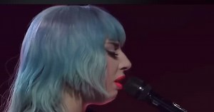 🎤✨ Two powerhouse voices, one iconic song ✨🎤 Lady Gaga and Kelly Clarkson teaming up on Shallow is pure vocal fireworks 🌟🔥 The emotion, the belts, the chills — it’s like the stage could barely contain all that talent 🙌💖 When two legends collide on a song this powerful, you don’t just listen… you feel it 🎶💫 💭 Whose version of Shallow gives you the biggest goosebumps — Gaga, Bradley, Kelly, or this unstoppable combo? 👇 #BroadwayBesties #LadyGaga #KellyClarkson #Shallow #AStarIsBorn #Broa