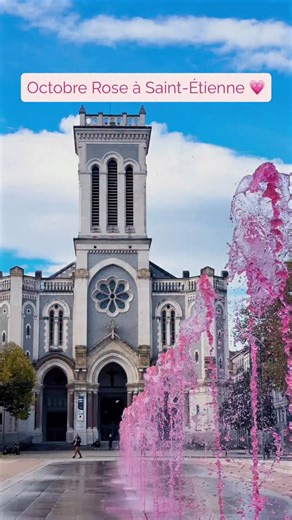 En octobre, Saint-Étienne se pare de rose. Un symbole fort pour rappeler l’importance du dépistage du cancer du sein et soutenir toutes celles et ceux qui luttent. 🎗️ #OctobreRose #saintetienne #Solidarité | Ville de Saint-Étienne