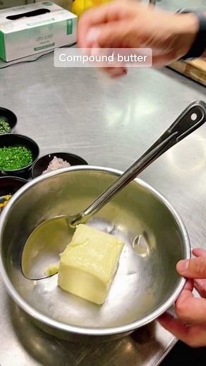 Delicious Compound Butter Recipe for Thanksgiving Dinner