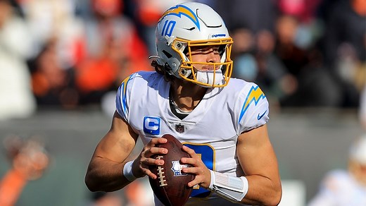 305K views · 11K reactions | Justin Herbert's First 2 Seasons: Pass yards: 9,350 (most ever) Pass TDs: 69 (most ever) 300+ yard games: 17 (most ever) Nice start for the Los Angeles Chargers QB. | NFL | Facebook