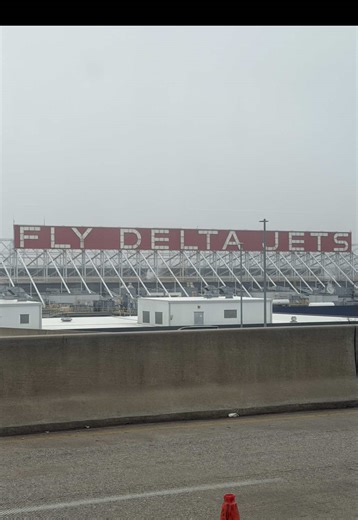 Grateful Moments in Delta Airlines Flight Attendant Life