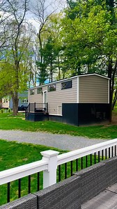 From 1 to many tiny house communities in USA #diyhomeimprovement #tinyhouses #sustainableliving #modernhomesteading #homeandgarden #mobilehomes #smallspacedesign #prefabricatedhomes #homedecoratingonabudget #communityliving | Tiny House Expedition
