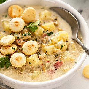 17K views · 398 reactions | RECIPE  https://bellyfull.net/chunky-clam-chowder/ This easy Clam Chowder is our go-to recipe. Thick and hearty, creamy, and so flavorful, with lots of goodies on every spoonful! | Belly Full | Facebook