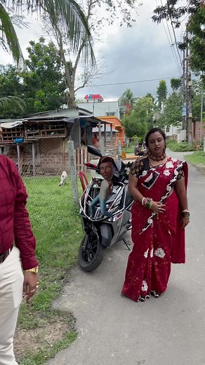 Tumi tumi tumi shudhu 🌹🥰 #reel #reel video #reelvairal #vairal #famaus #love#couple#view#Shorts#short viral#Tending song #Trending#song #baisakhi#mandiraparta | Baisakhi Mandira Banerjee