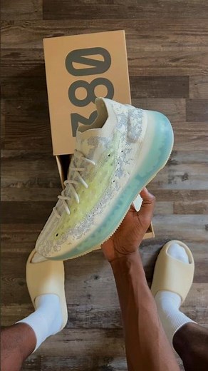 AMAZING BLUE ALIEN ADIDAS YEEZY 380 UNBOXING! 👽 #shorts #yeezy #adidas #sneakers #380 #unboxing