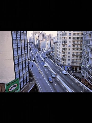 What If São Paulo Removed the Minhocão? This AI-generated vision imagines the demolition of Minhocão in São Paulo — and what could rise in its place. Less concrete. More green spaces. Walkable areas, light, and room for people to breathe and live the city. A bold urban experiment that asks a powerful question: What if removing highways could reconnect neighborhoods and improve quality of life? Would you support this transformation? 🌿✨ #Minhocão #SaoPaulo #UrbanTransformation #AIUrbanDesign #Fut