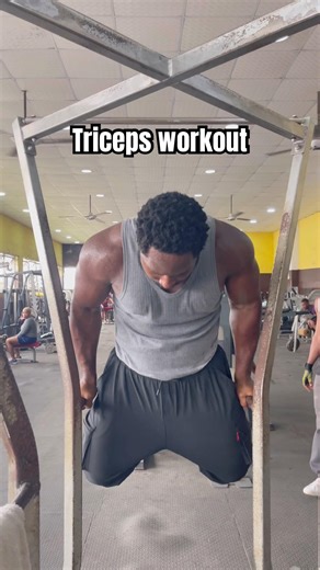 Do this to build your triceps.#tricepsworkout #triceps #shortsviral #shorts