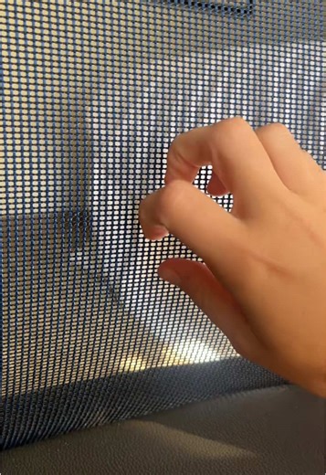 i love scratching sounds how about you?? comment some requests or tips for me if you’d like 🥰 #asmr #satisfying #lofi #lofiasmr #beginnerasmr #badquality #scratching #sleep #asmrsounds #fastandaggressiveasmr