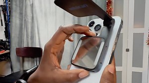 This is the Amaran Go – a $30 light for your phone that’s giving big value in a small package 💡📱 ✅ Magnetic mount included adapter ✅ Adjustable color temp & brightness ✅ Pop-out mirror w/ backlight ✅ Lightweight & easy to travel with I also show off how I use it alongside my F22C and MC lights, controlled via the Sidus Link app. The Go doesn’t connect to the app—but it still delivers. If you're a mobile creator, on-the-go vlogger, or someone who just wants a glow-up in dark places (👀), this o