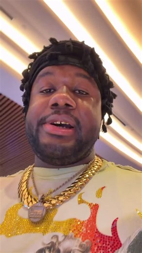 Johnathan Henry on Instagram: "@quavohuncho I can’t find Offset Instagram so I’m tagging you quavo . Offset ain’t genuine at all that nigga flaw asf and don’t show no love 😤💯💯 nigga act like I was asking him for money or some shiddd CRAB 🦀"