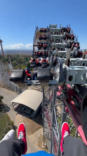 Jesiah 🤘🏽 National Coasters® on Instagram: "X2, the SCARIEST coaster experience! 😱 What’s the most intense roller coaster you’ve ridden? 🔥🎢 🎥: National Coasters® Coaster Name: X2 • Park Name: #SixFlagsMagicMountain • Fun Fact: X2 is the first 4th Dimension roller coaster in the world. It was designed and constructed as the last roller coaster by #ArrowDynamics. The experience is unique in that the train’s seats move independently of the track 360 d