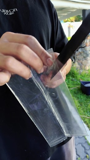 17K views · 214 reactions | Cutting A4 paper is no longer a challenge #fyp #knife #knifesharpening #ray #knifesharpener #rui #knives #japaneseknives #kitchenknives | Ray The Sharpener | Facebook