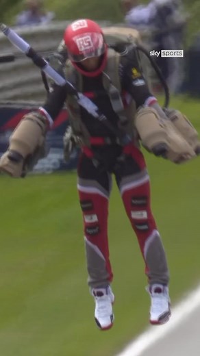 The moment a jetpack stuntman crashed before the Austrian Grand Prix! 😱 | Sky Sports