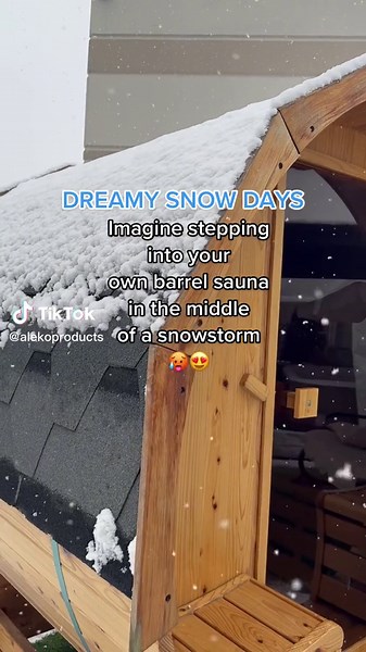 Saunas make any season better ❄️☀️ #barrelsauna #snow #outdoorsauna #sauna #sweat #aleko