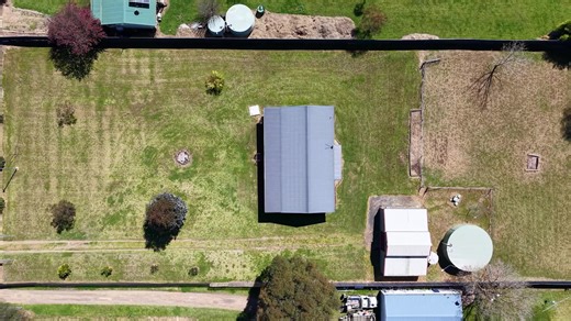 4 Bedroom Home on an Acre in Woolomin! 🤩 Set on an impressive 1-acre block, this well presented four-bedroom home offers space, comfort and a relaxed country lifestyle in the heart of Woolomin. Less than 10 years old this home offers a spacious open plan living and dining area, a modern kitchen with ample storage and a great main bathroom with separate toilet. Offering four well sized bedrooms, each complete with built in wardrobes and the master encompassing an ensuite and walk in wardrobe. Co