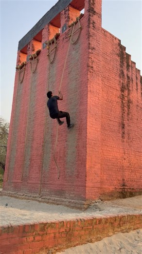 Deep Commando on Instagram: "Commando training 殺亮﫡 #militaryfitness #training #fitfam #bodybuilding #fitnessmotivation #crossfit #army #bts #military #navy #airforce #jungkook #kpop #btsarmy"