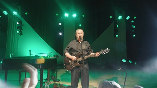 41K views · 184 reactions | Give the gift of Chris de Burgh concert tickets to your loved ones this Holiday Season! Come celebrate his 50th career anniversary with his new 50LO Canadian Tour in Hamilton on March 14. Tickets on-sale now at Ticketmaster.ca | Chris De Burgh | Facebook